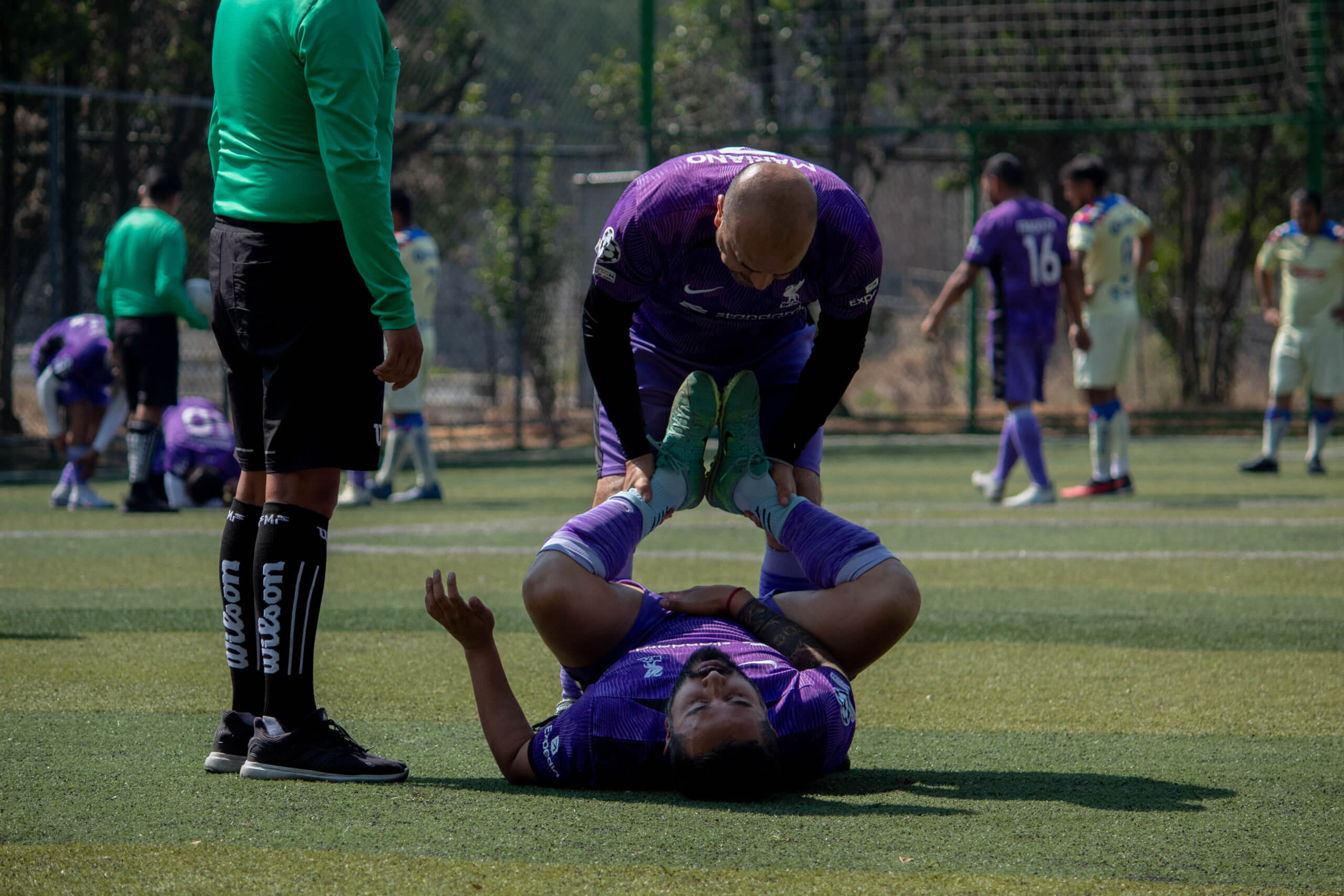 La importancia de calentar antes de un partido - Olimpus Futbol